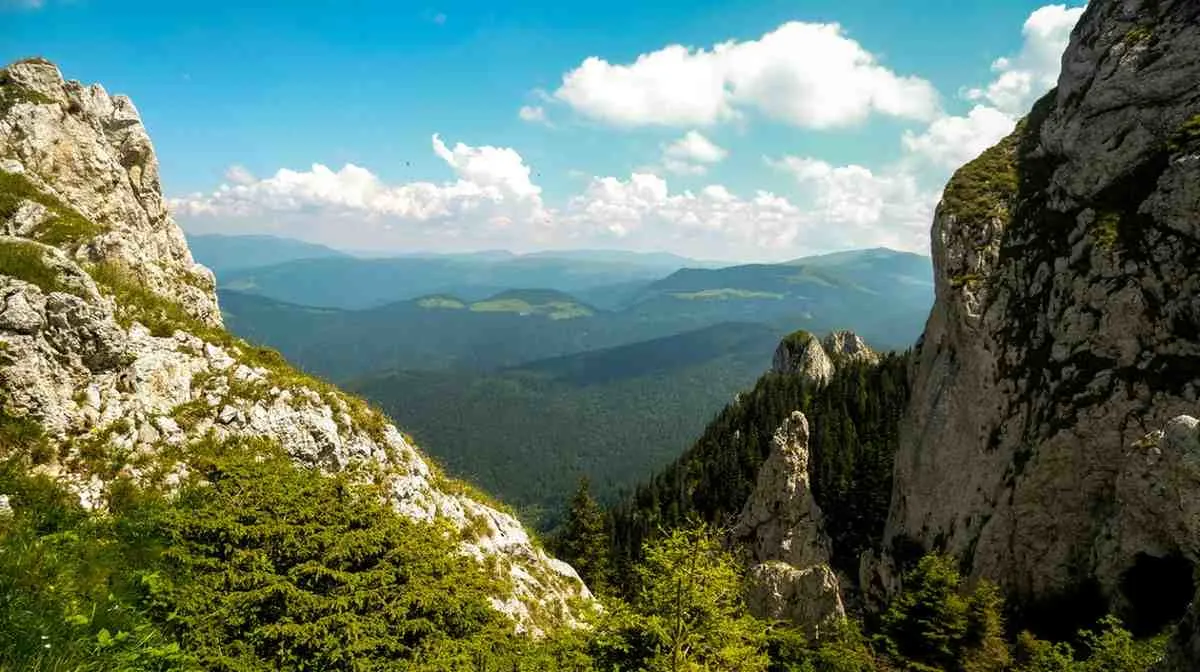Best Time to Visit Georgia: Seasons & Travel Tips