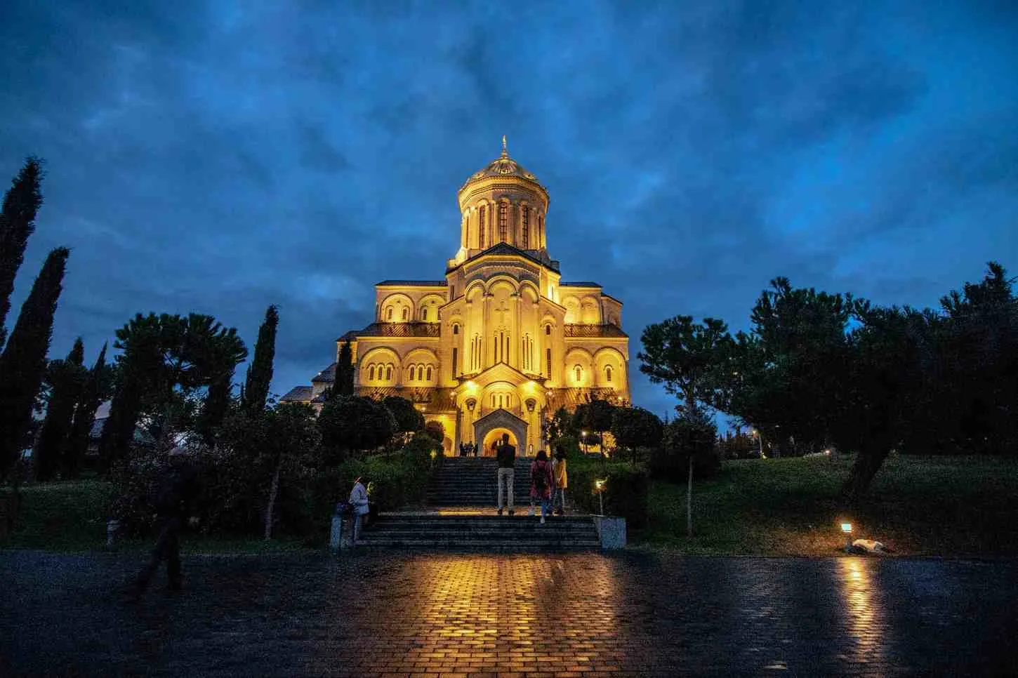 Best Time to Visit Moldova: Wine & Culture Guide